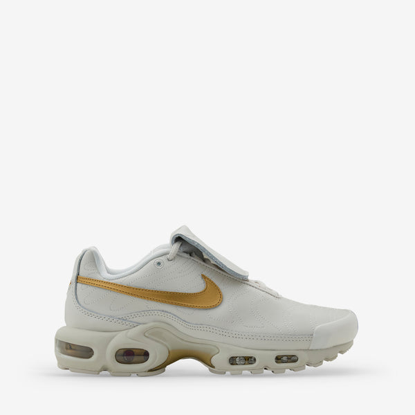 Air Max Plus TNPO Phantom | Metallic Gold – Above The Clouds