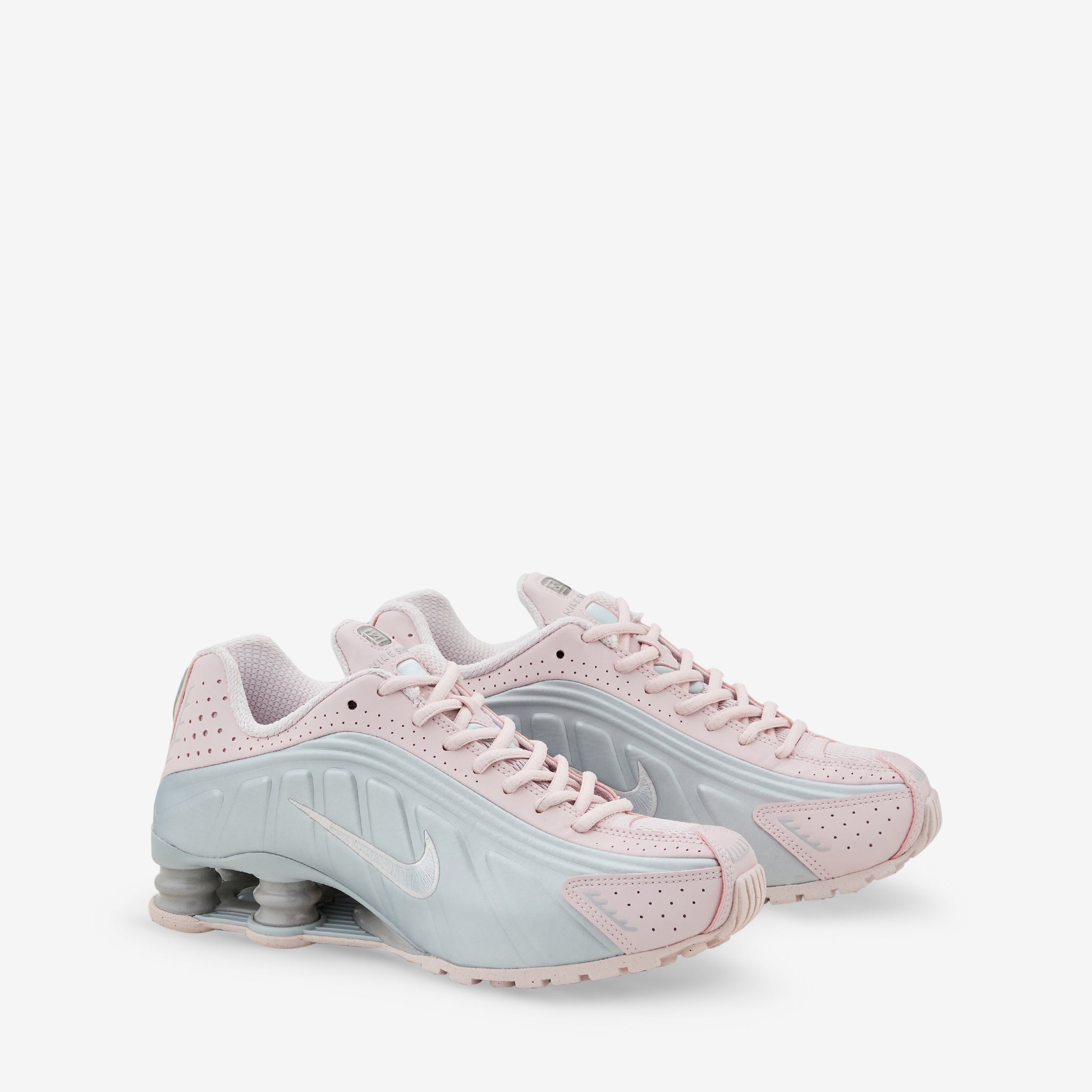 Women's Shox R4 Barely Rose | Metallic Platinum – Above The Clouds